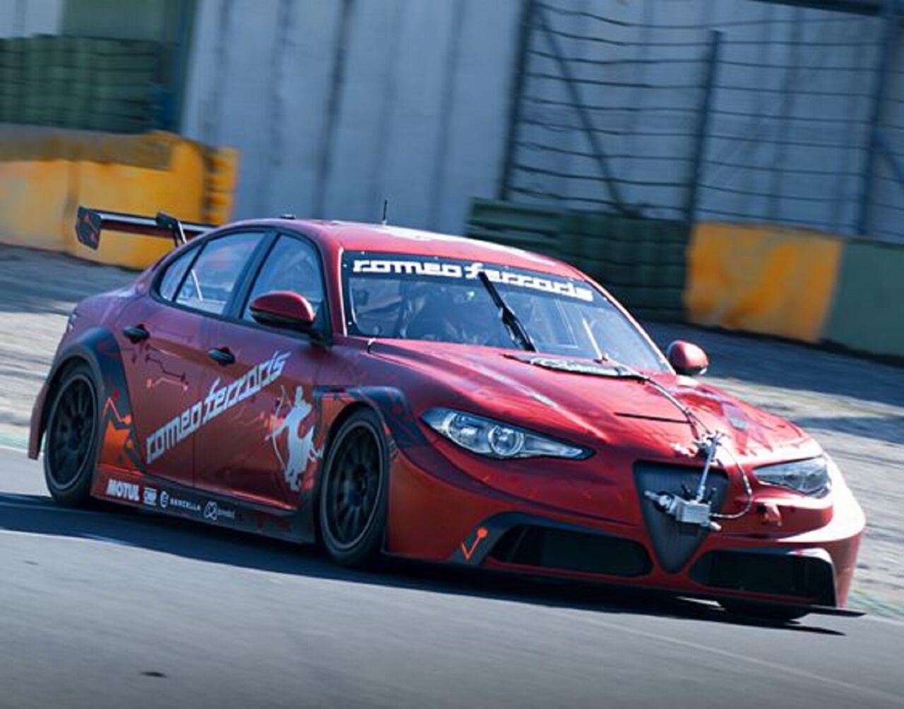 La Giulia ETCR di Romeo Ferraris completa i test a Vallelunga ...